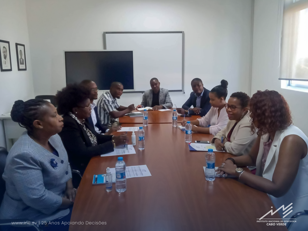 INE RECEBE VISITA DE UMA DELEGAÇÃO DO INE DE MOÇAMBIQUE - INE
