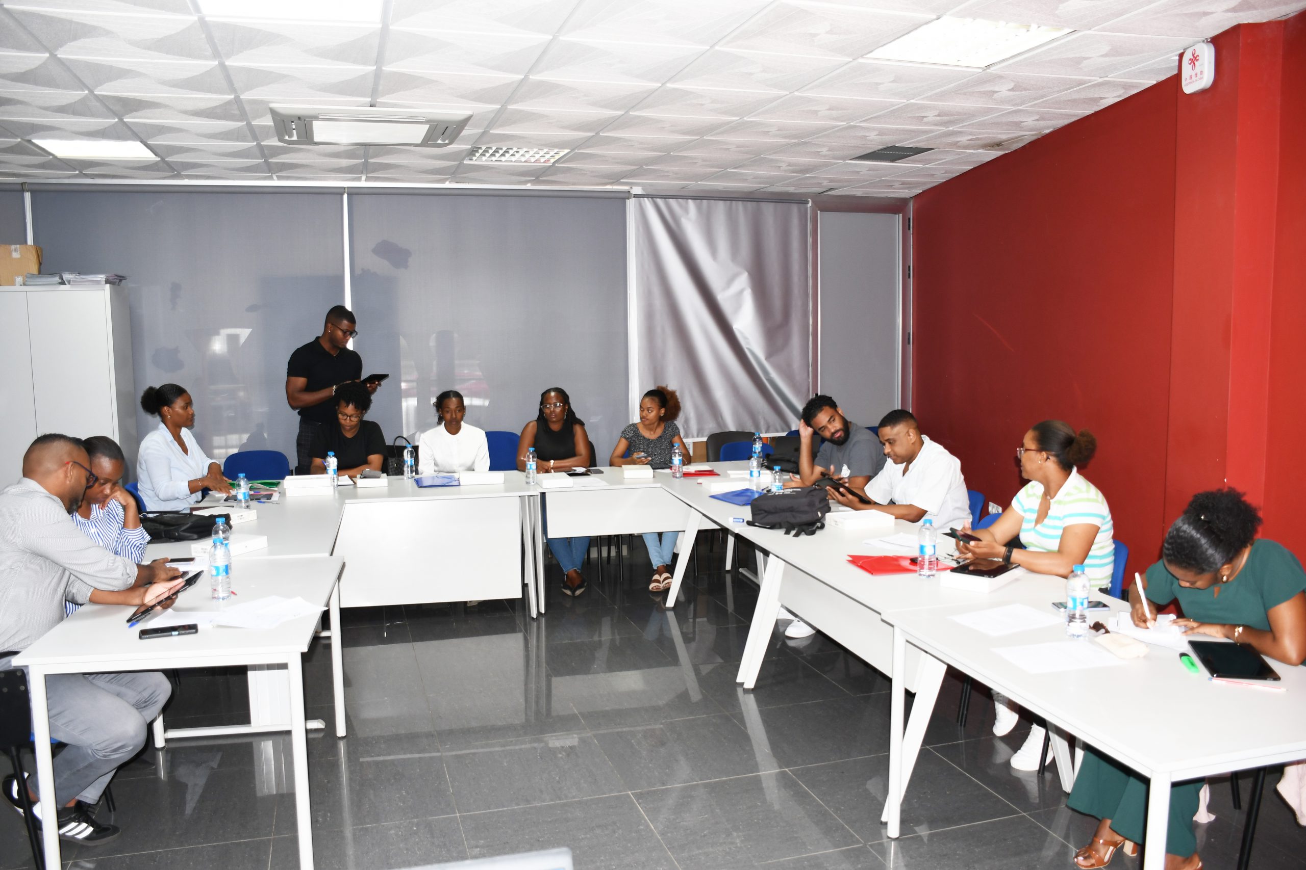 FORMAÇÃO DE AGENTES DE TERRENO PARA O TESTE PILOTO DO INQUÉRITO ÀS ...